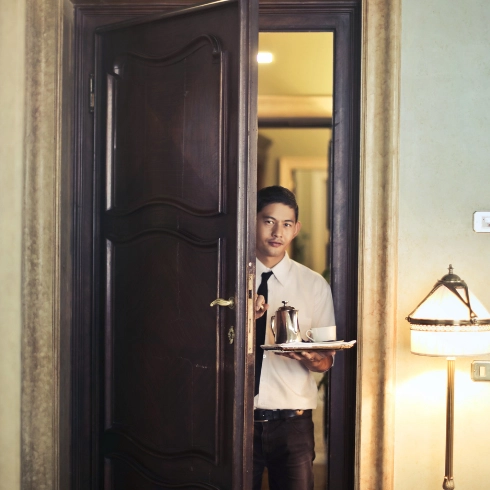 How to Eat Healthy When Staying in a Hotel | Getaway Well