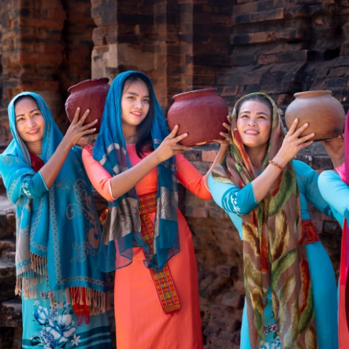 The Best Ways to Experience Local Culture While Traveling | Getaway Well